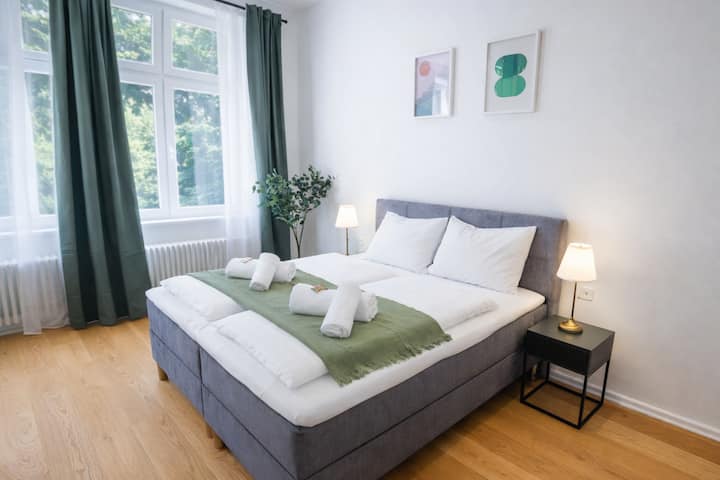 Nuit Apartment: For 8 | City | Next To Dortmund - Hagen
