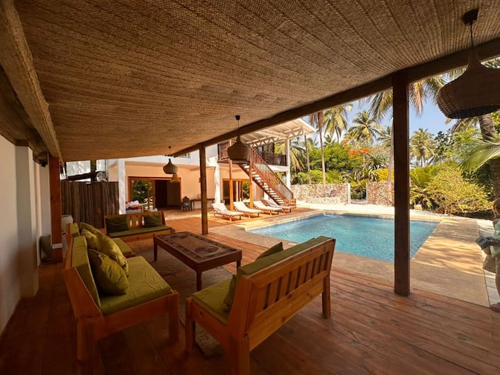 Sunrise House - Tanzanie