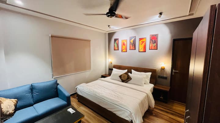 Shivpreet Stay | Cozy Room With Balcony - Ujjain