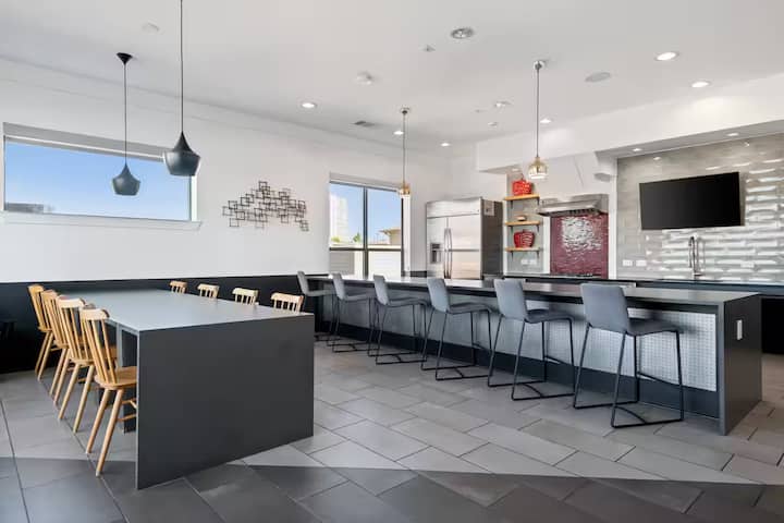 Friendly One Bedroom Apartment In Downtown Dallas - Dallas, TX