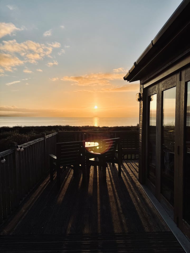 Cosy Coastal Lodge Sea View, Beach & Log Fire - Wales