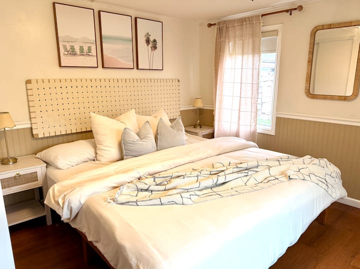 King Bungalow Getaway | 10 Min From Beach & Lax - Manhattan Beach, CA