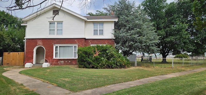 Spacious Ponca City Getaway - Ponca City, OK