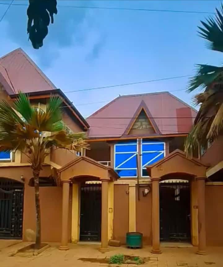 Comfortable 4br/3ba Duplex Home - Burkina Faso
