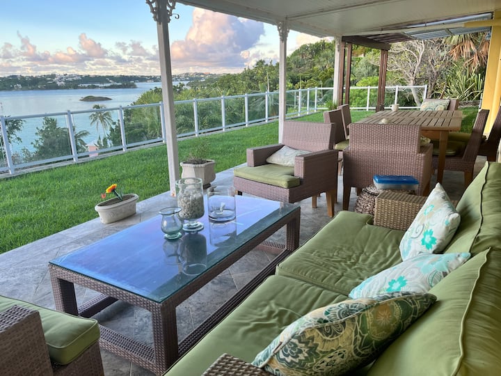 Tropic Retreat With Pool & Views - Bermuda