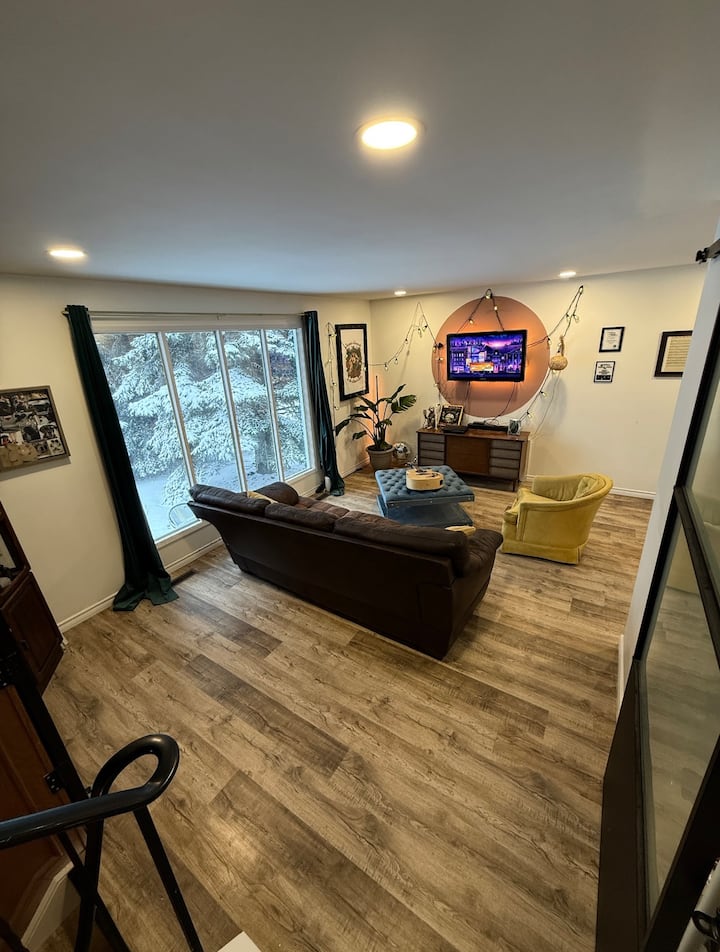 2 Beds, 2 Bath | Entire House - Spruce Grove