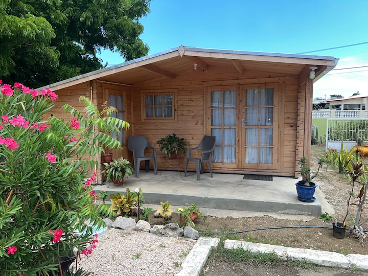 Wooden Cabin Central Location - Curazao