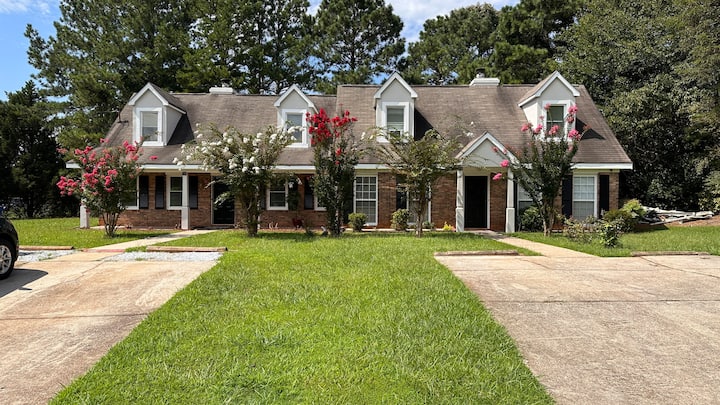 Double Unit Wonderful Duplex! - 로렌스빌