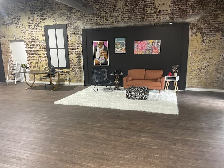 Indoor Media Creation Studio - Dalton, GA