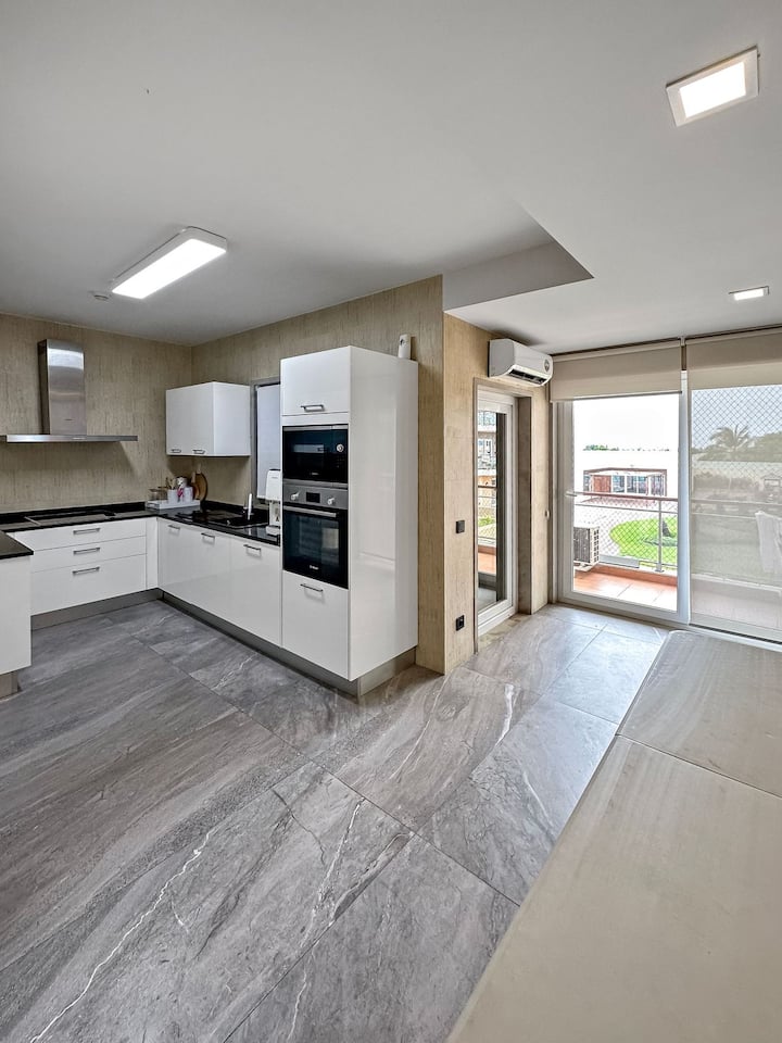 Modern 2br Apartment In Talatona| Pool • Security - Angola