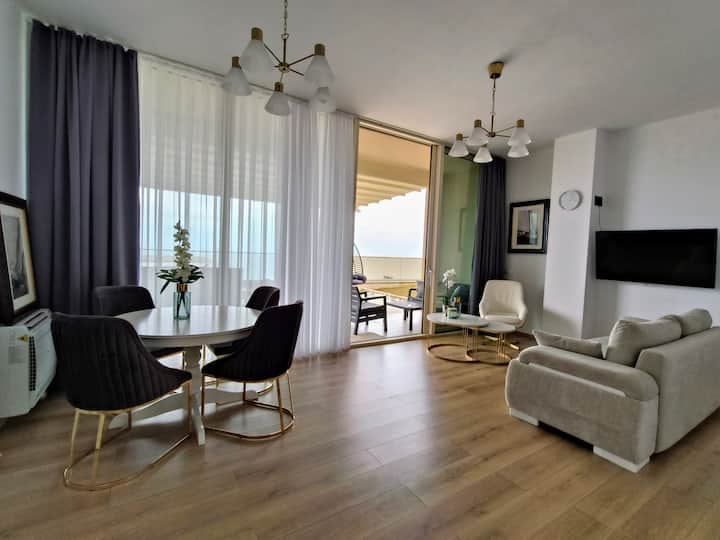Green Coast Villa With Jacuzzi - Dhërmi