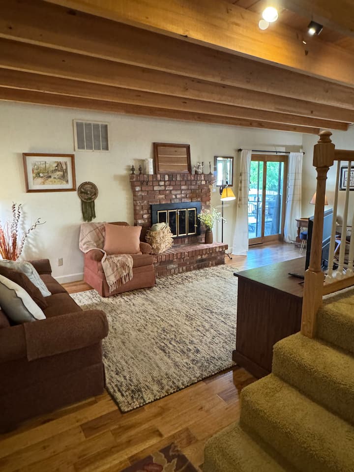 Boho Farmhouse In Historic Gold Country Village - Sutter Creek, CA