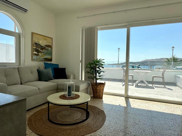 Unique Mediterranean Seafront Escape - Malte