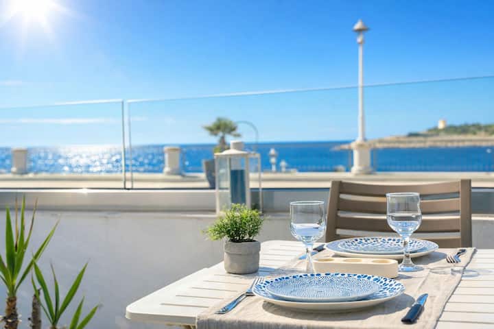 Cozy St Paul’s Bay Beachfront Home For 6 - Malta