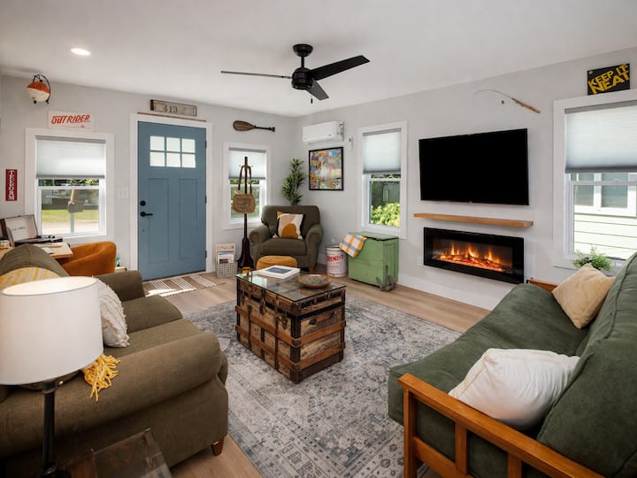 15 Min To Ann Arbor | Cozy 2br Green Getaway - Whitmore Lake, MI