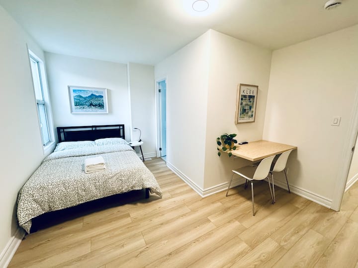 Cozy Microapartment In Riverdale - Toronto