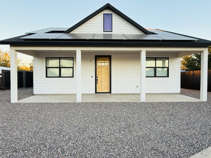 *Hot Tub*playstation 5*bbq*private Patio*w/d - Safford, AZ