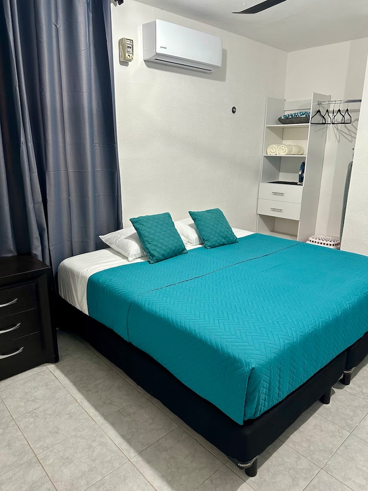 Cómoda Casa Cerca De Multiplaza Dominos Pizza Oxxo - Chetumal