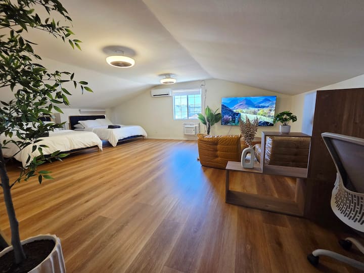 K2) Modern 1br W/ 2 Queen Beds + Parking In Oc - Norwalk, CA