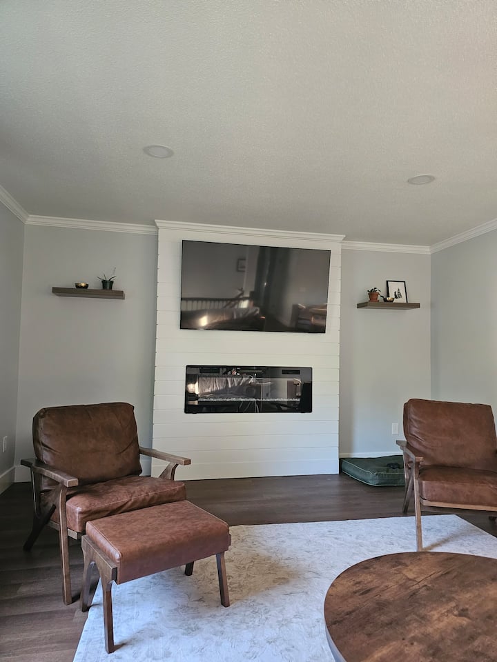 Modern Home Away From Home - Burlington, VT