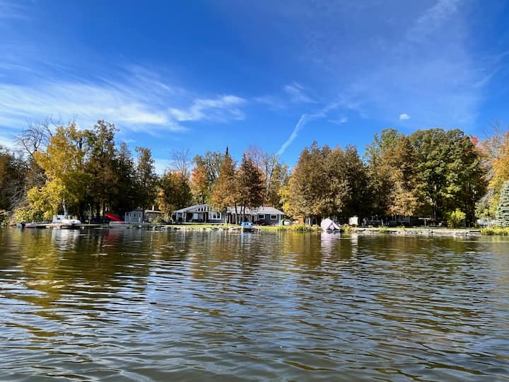 Thanksgiving Trent River Retreat – 2 Cottages - Campbellford
