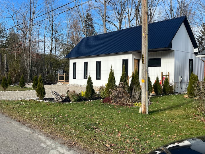 White Creek Cabin - Meaford