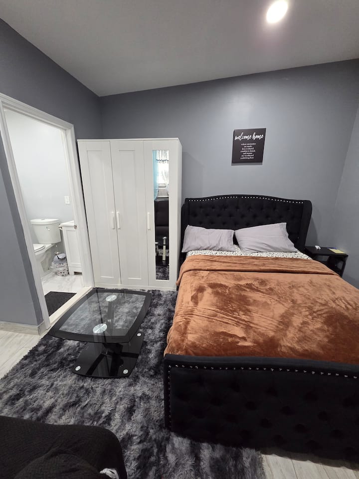 Private Bath & Toilet; Close To New York & Airport - Newark, NJ