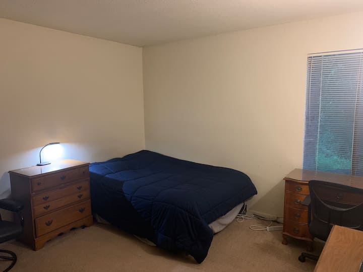 Close To Unc Chapel Hill. 2 Bedrooms Available - Chapel Hill, NC