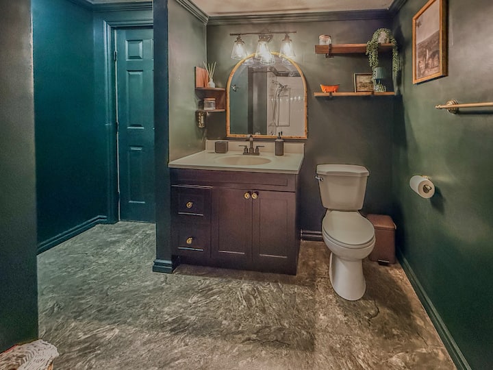 2br 1 Ba Private Suite Quiet And Local Amenities - Fort McMurray