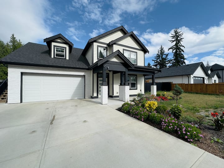 One-bedroom Suite In Gibsons - Roberts Creek
