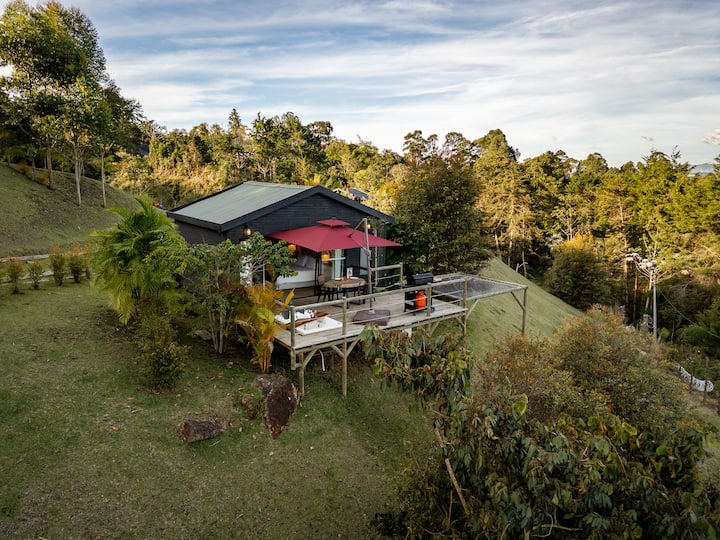 · Private Nature Villa 1 · Jacuzzi & Bbq Deck · - La Ceja