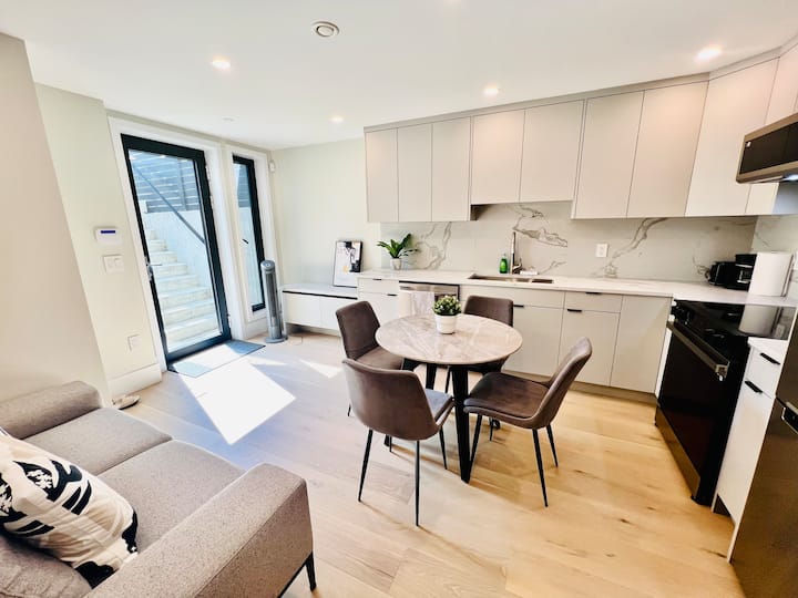 精致两卧室套房/公交车直达市中心 - Vancouver