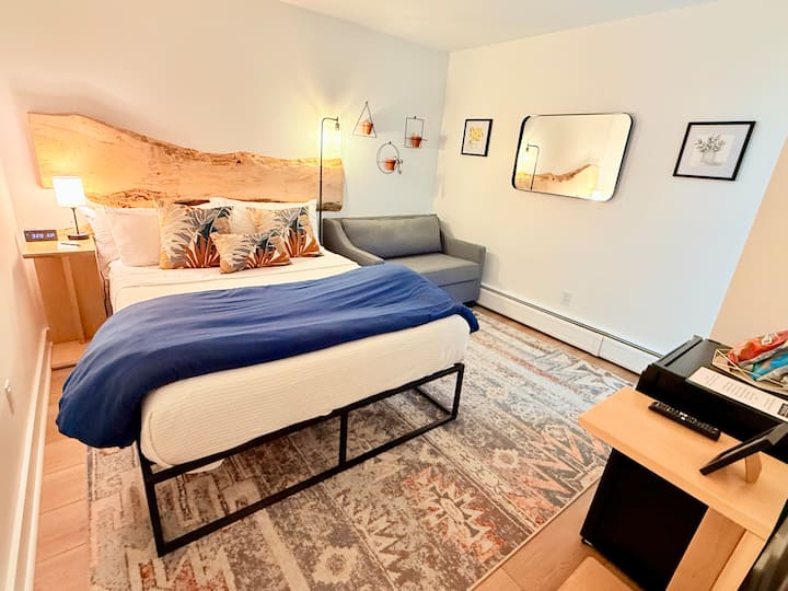 Riverside Suite 103 - Queen - Wilmington, VT