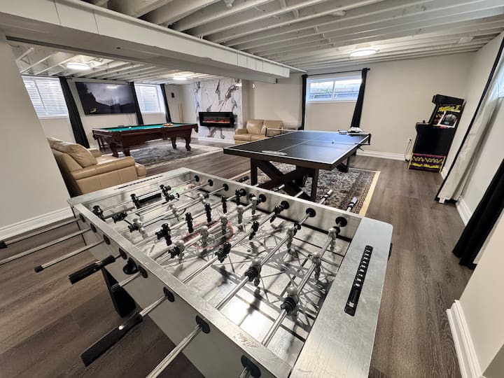 Game House | 8 Beds South Barrie - Barrie