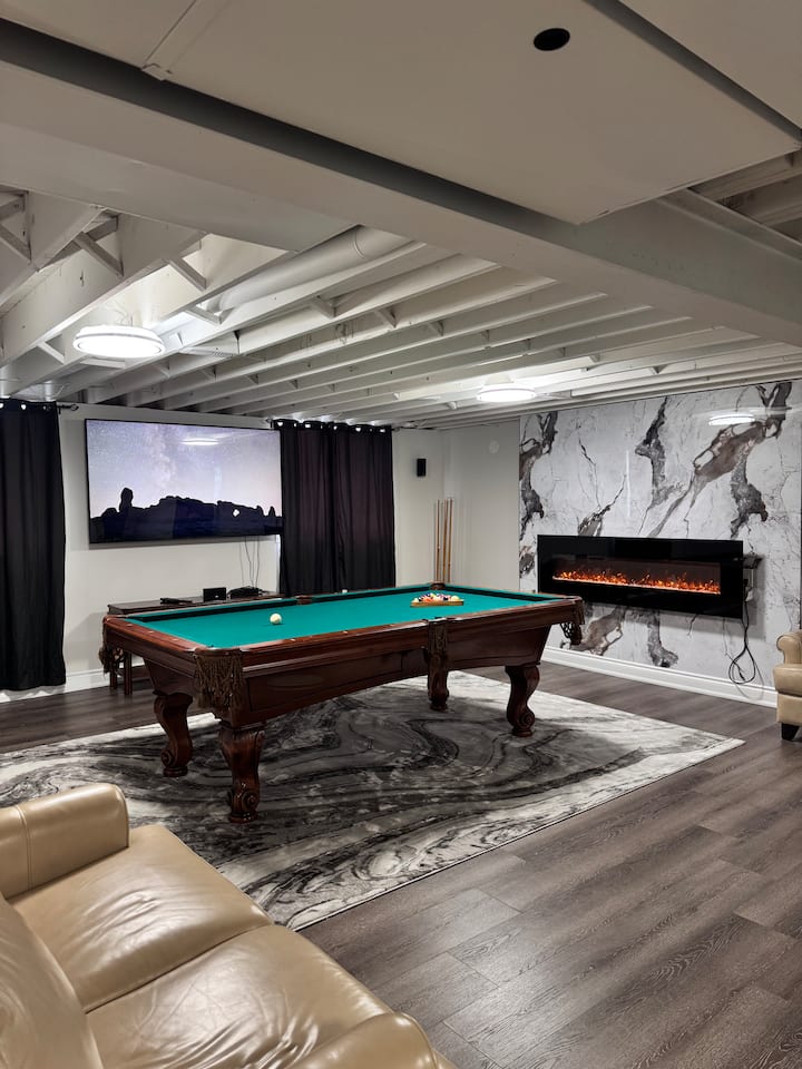 Game House | 8 Beds South Barrie - Barrie