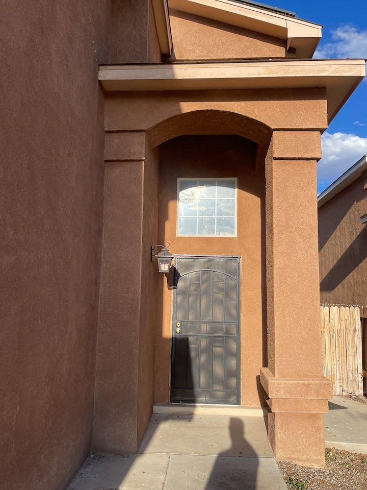 Home In Albuquerque - Albuquerque, NM