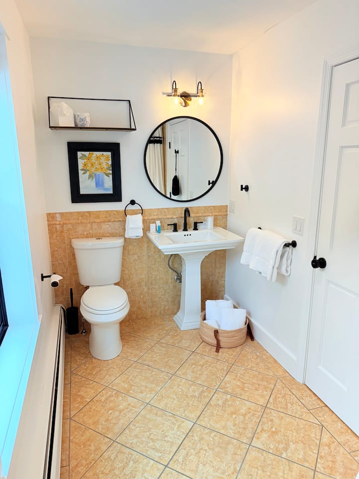 Riverside Suite 201 - Two Queens - Dover