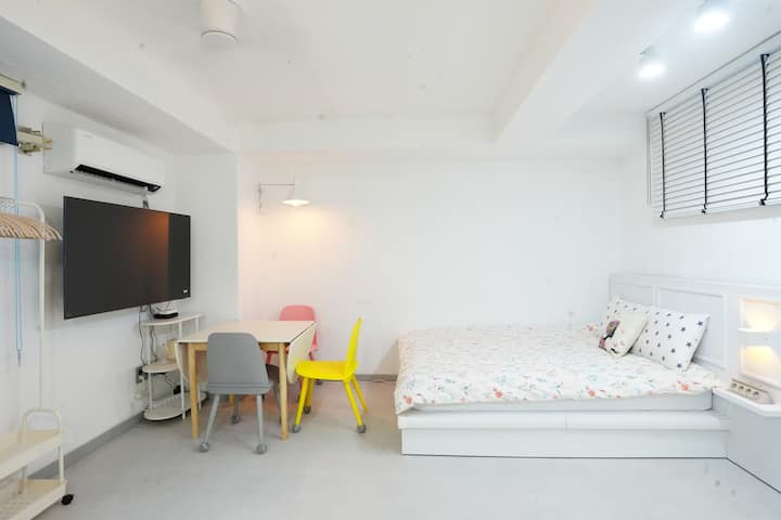 동묘역 신설동역 동대문 풍물시장 청계천 도보3분 조용한 주차가능 청소서비스 공항픽업무료 - Seoul