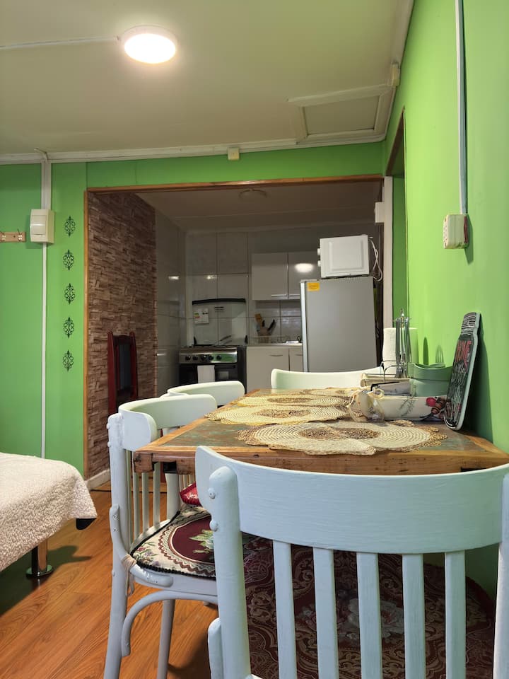 Casita Interior Para El Descanso - Puerto Natales