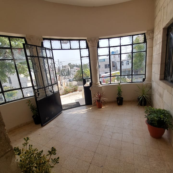 Family & Group Retreat 6 Bedroom House With Garden - Amman
