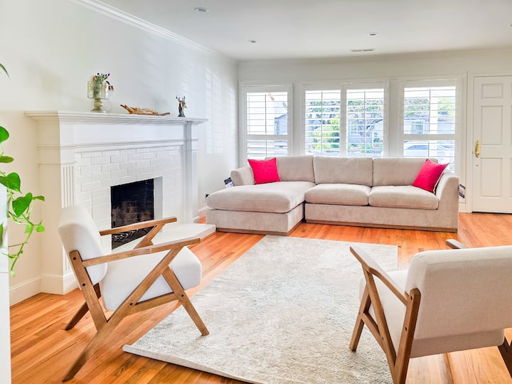 Menlo Atherton Charm - Palo Alto, CA