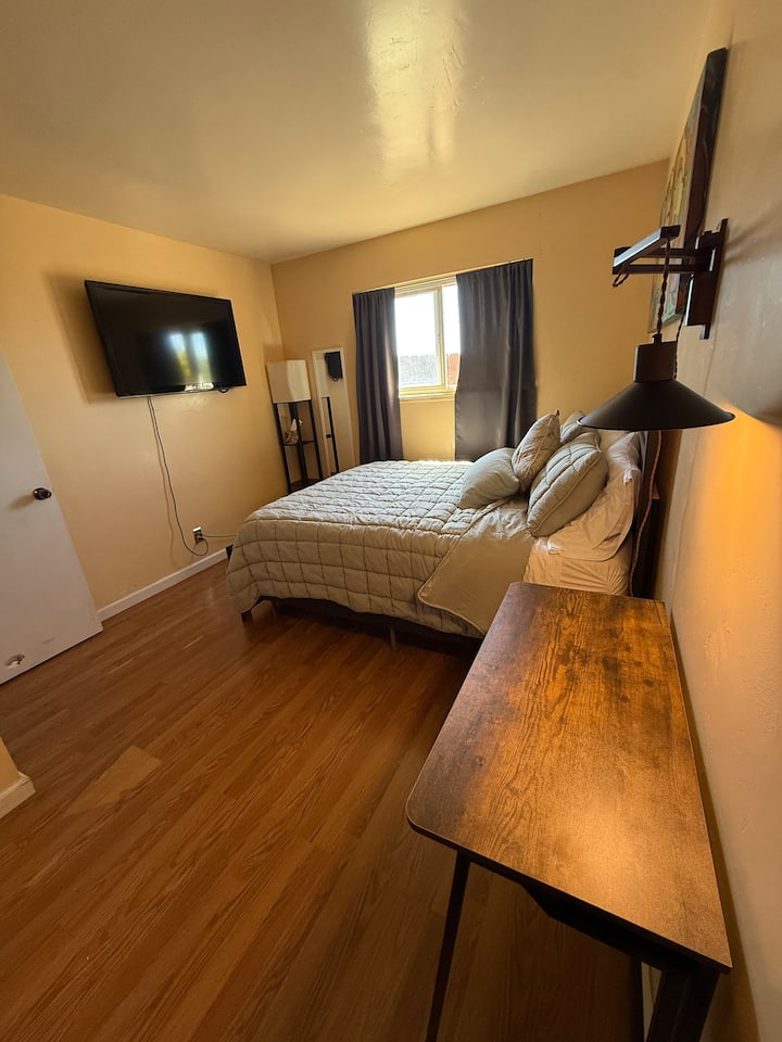 Somnia - Cozy Private Room - Salinas, CA