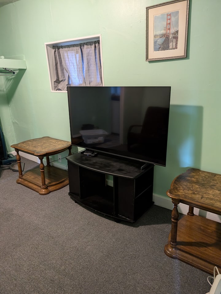 Battelle Airbnb Lower Unit - Morgantown, WV