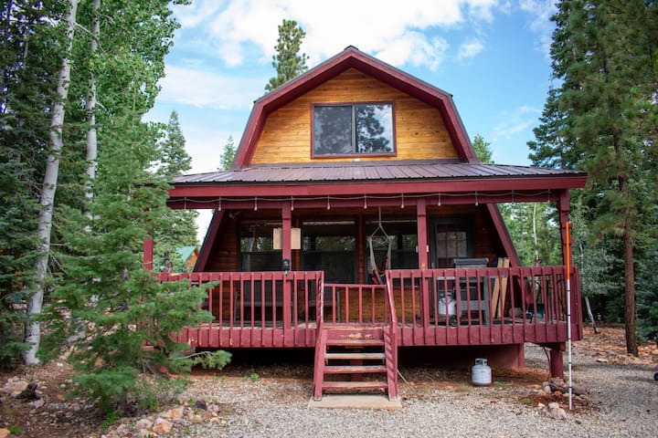 Newly Upgraded Cabin Retreat - Navajo Lake, UT