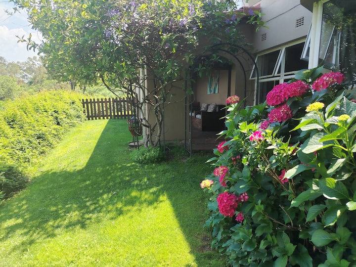 Cosy Stay Near Lanseria Airport - Wagtail - Lanseria