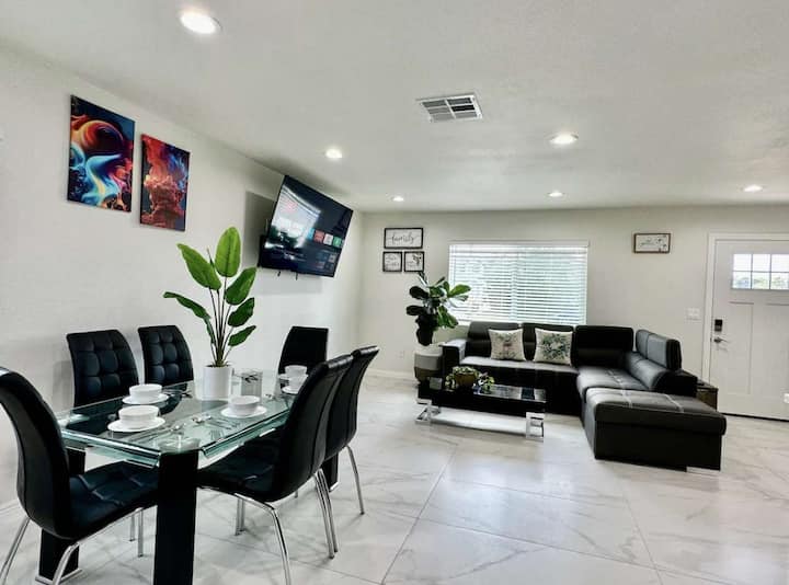 30 Days + Renovated 4br | Central Oc - Orange County, CA