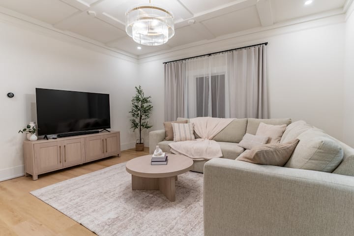 Modernluxstaybysjsu-familybusinessready - San Jose, CA