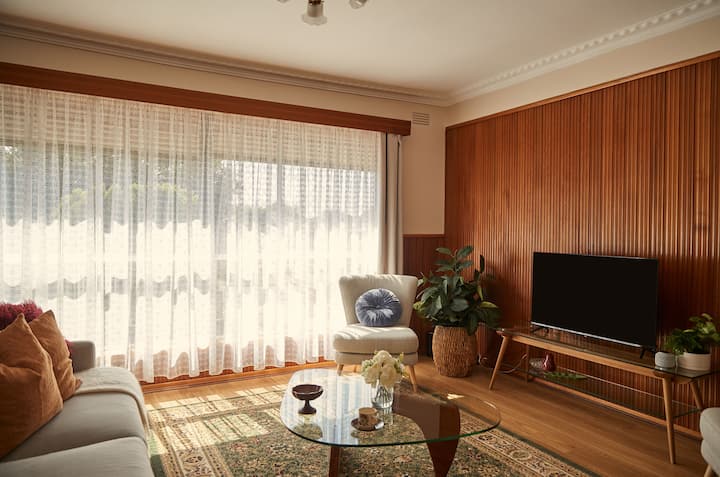 Ultimate 70s Charm Near Geelong Waterfront/cbd - Lara