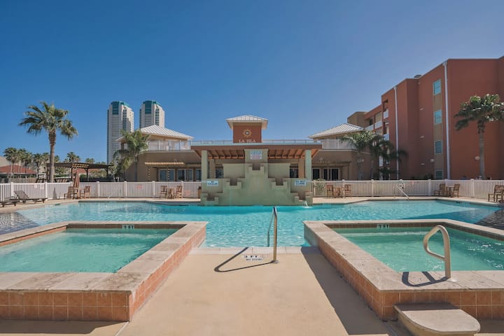 Resort-style 3br | Pools, Balcony & Spacex Views - Port Isabel, TX