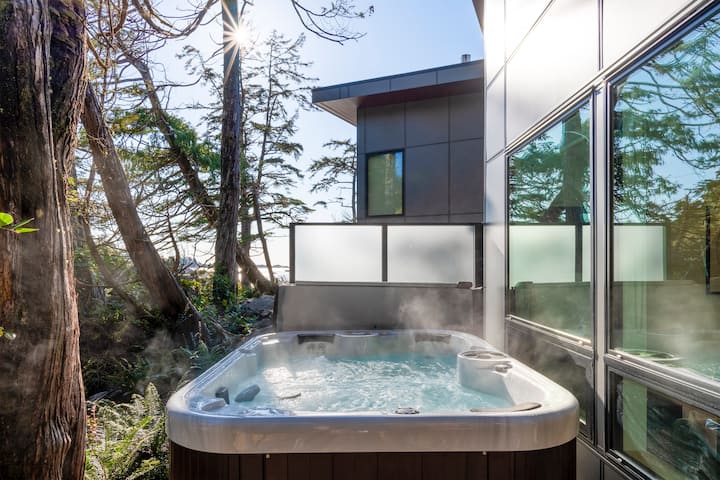 Beachside Studio With Hottub - Ucluelet